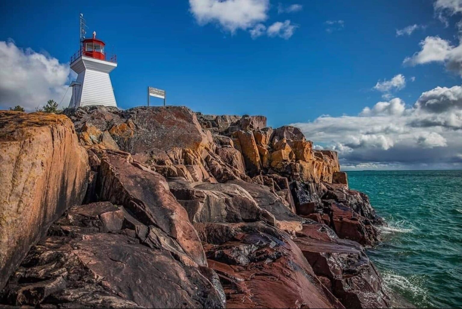 Guided Lighthouse Hike – Killarney Mountain Lodge