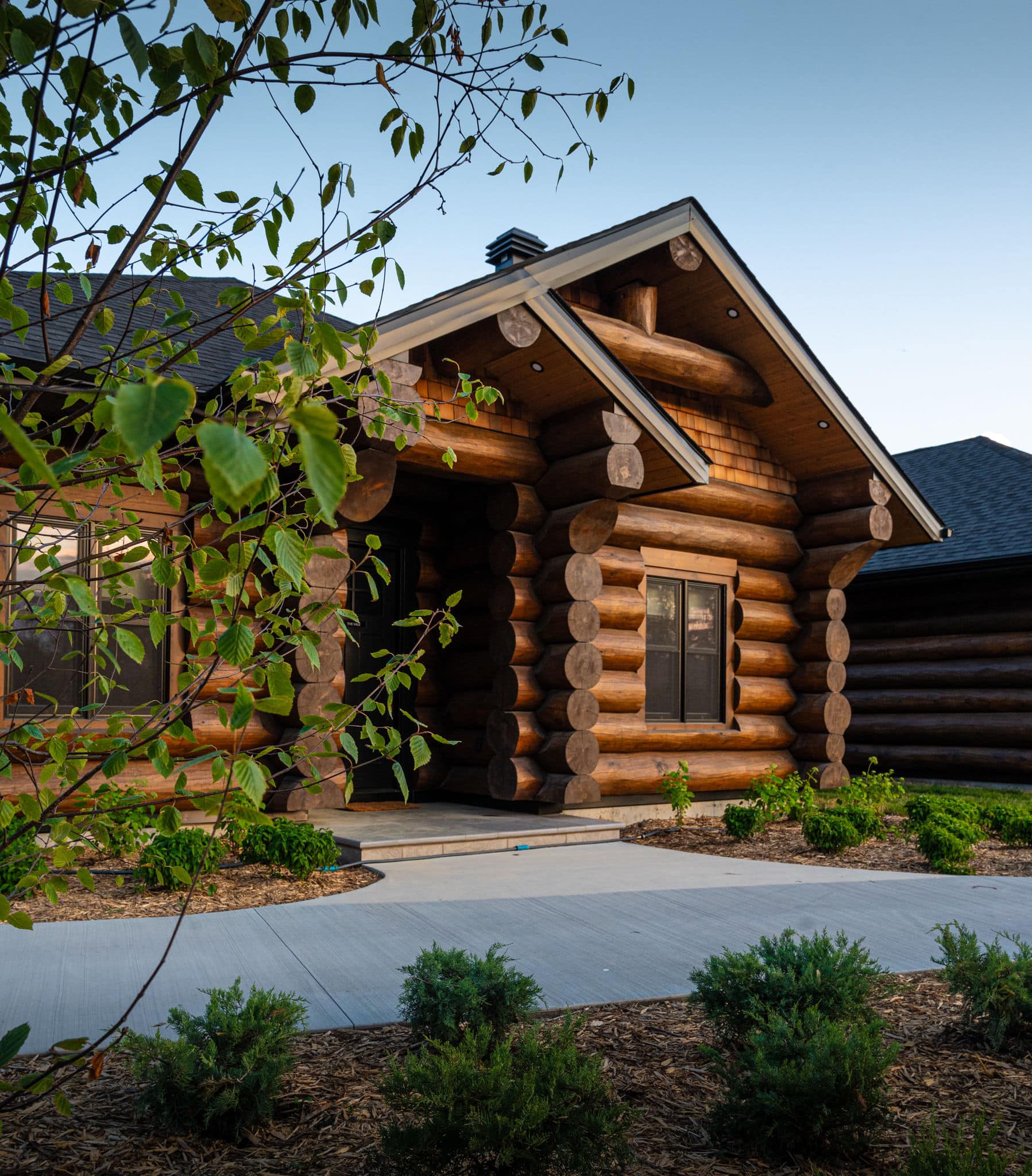 Waterfront Log Cabins – Killarney Mountain Lodge